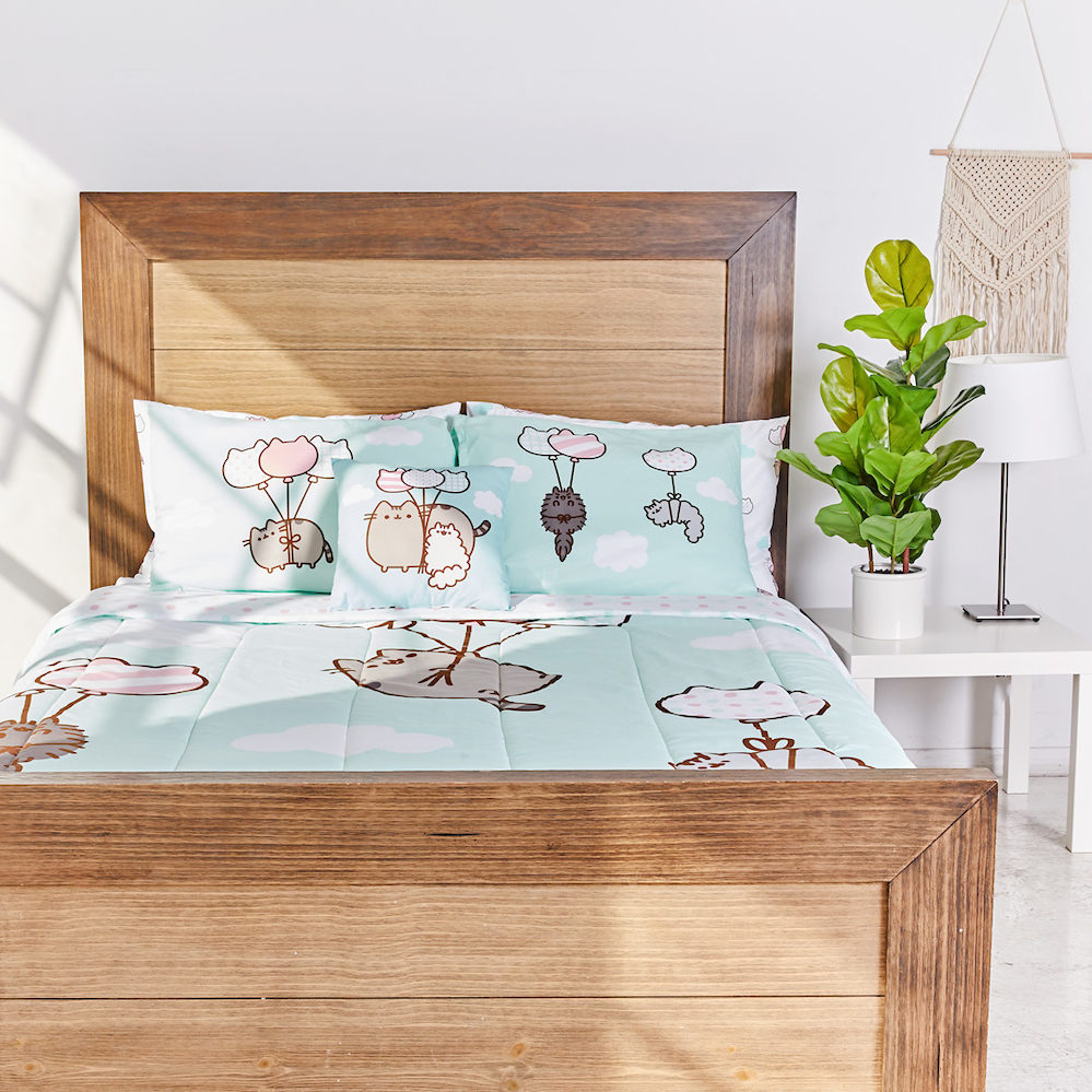 Pusheen : Our Ten Pusheen Shop Must-Haves for the New Year